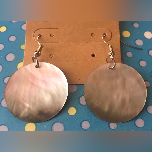 Jewelry | Seashell Medallion Gray Iridescent Shell Mermaid Ocean ...